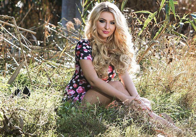 Exotic single American woman Juliya from San Diego, 26 yo, hair color Brown